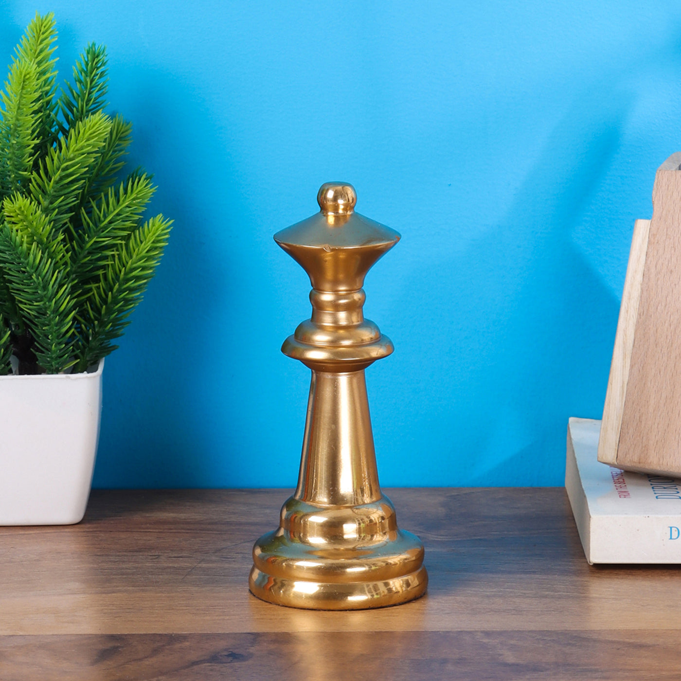 Decorative chess queen gold small – DecorTwist