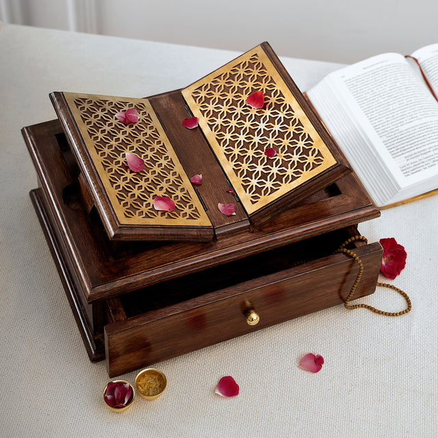 Brass Kerala Samay Oil Lamp or Diya 26 cm / 10 Inch – DecorTwist