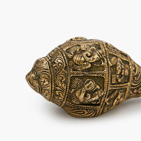 Vedic Ethnic Golden Brass Shankh With Ganesh Carving – DecorTwist